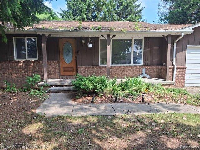 2433 Willow St, Deckerville, MI 48427