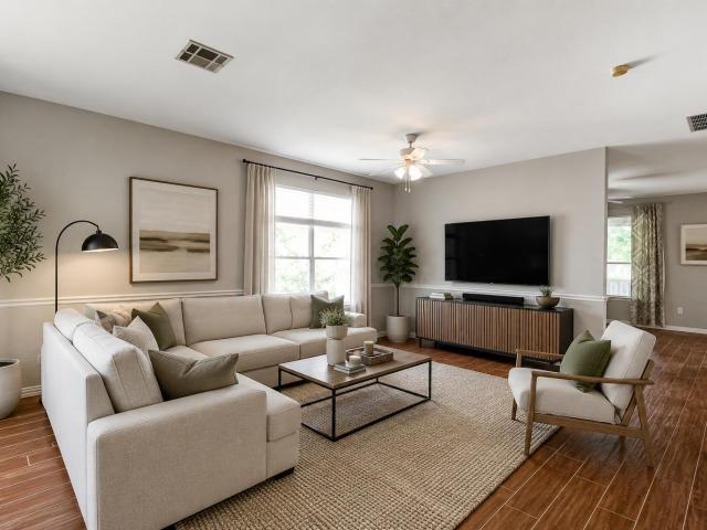 243 Covent Dr