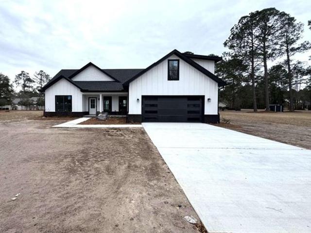 243 Charlton St, Jesup, GA 31545
