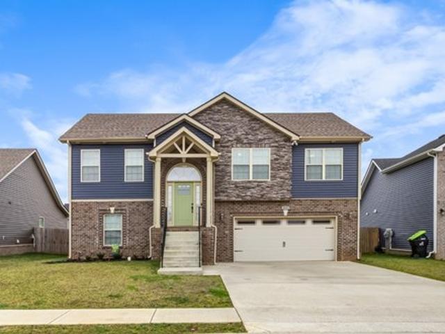 243 Dugger Dr, Clarksville, TN 37042