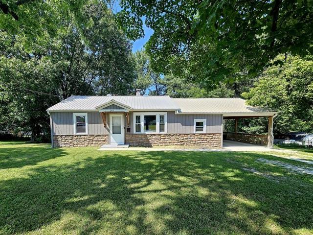 243 E Burford St, Marshfield, MO 65706