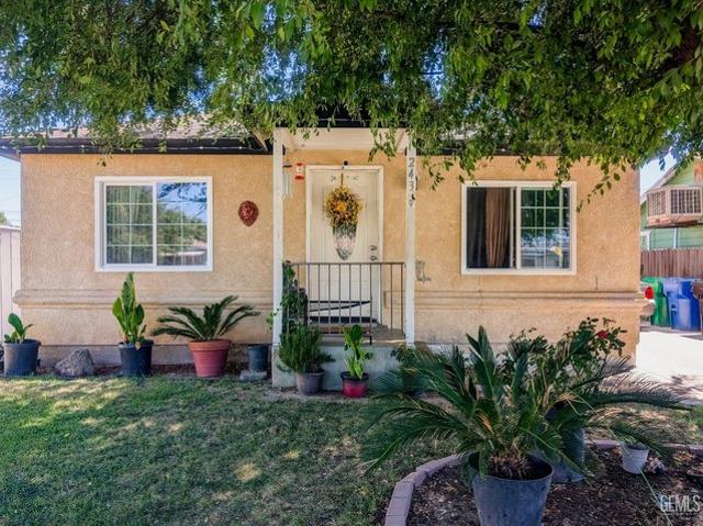 243 E Orange Ave, Shafter, CA 93263
