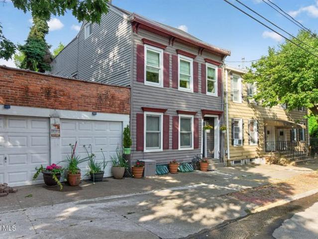 243 Elm St, Albany, NY 12202