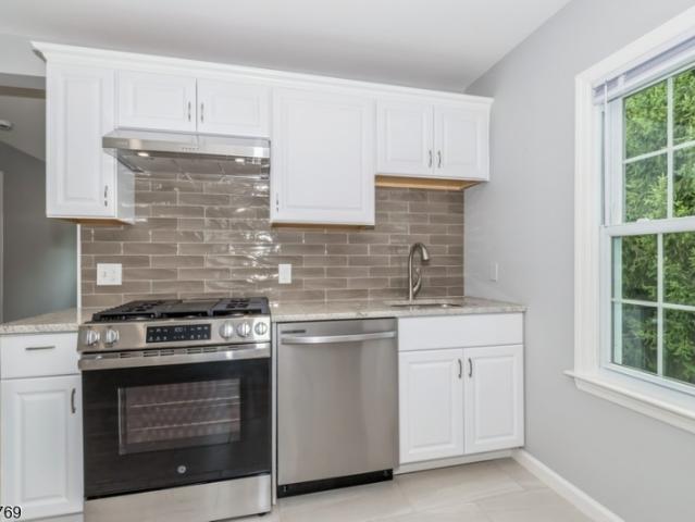 243 Forest Rd