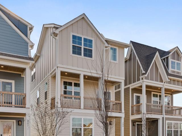 243 Nesbitt Ln