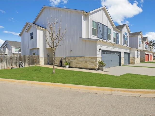 243 Sapphire Dr, New Braunfels, TX 78130 | MLS #609475