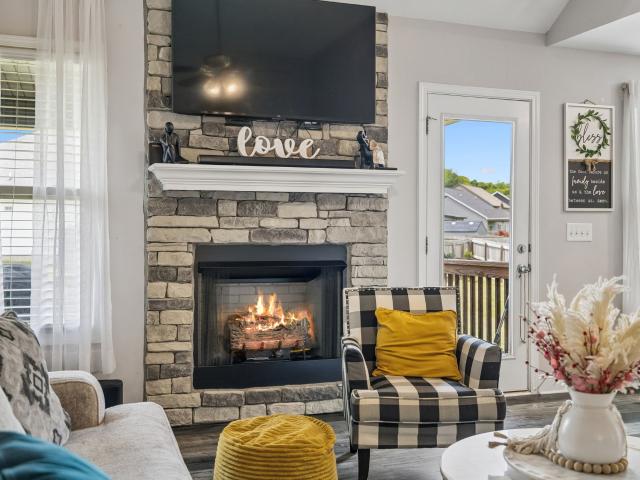 243 Stone Bluff Way