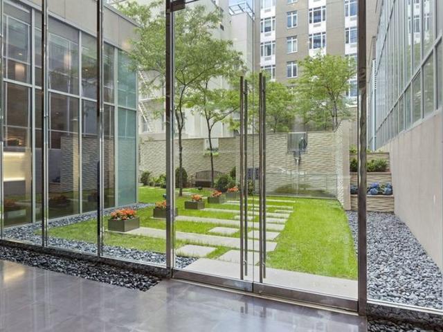 243 W 60th St Apt 2C, New York, NY 10023