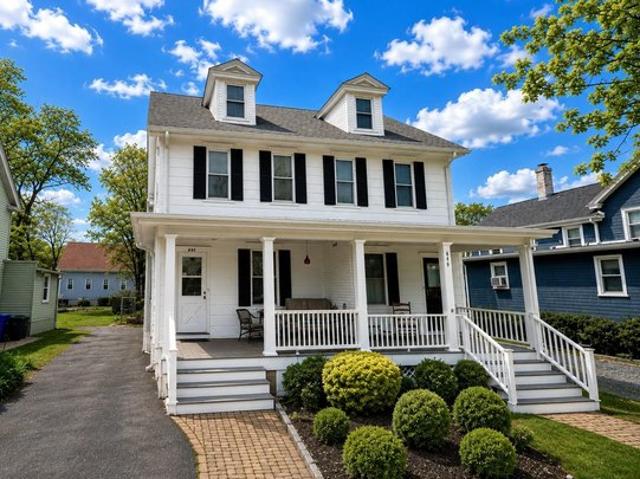 243 W 2nd St, Moorestown, NJ 08057