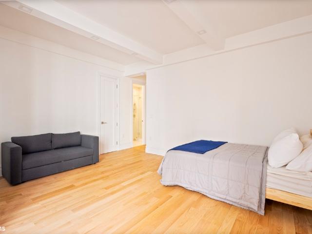 243 W END Avenue 807