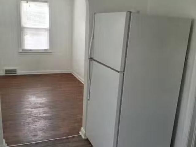 243 W. Riddle Avenue 1 1 E Riddle Ave #1
