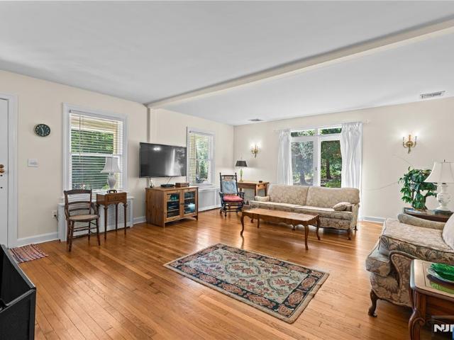 243 W Saddle River Road