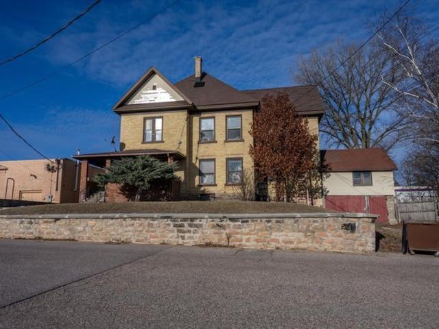 243 W State St, Mauston, WI 53948