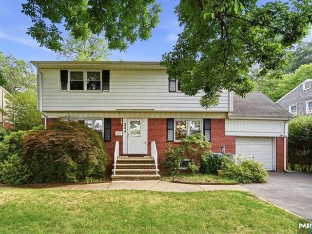 243 Woodland Ave, River Edge, NJ 07661