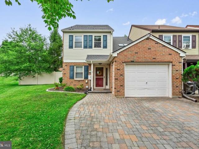 243 Tareyton Dr, Langhorne, PA 19047