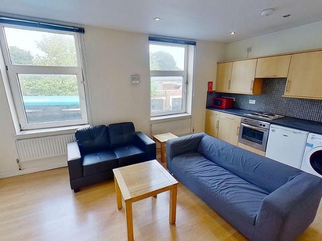 243b Mansfield Road, Nottingham, NG1 3FT 3 bed flat to rent £1,885 pcm £435 pw