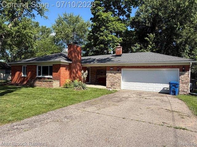 2444 Anders Dr, Waterford Township, MI 48329