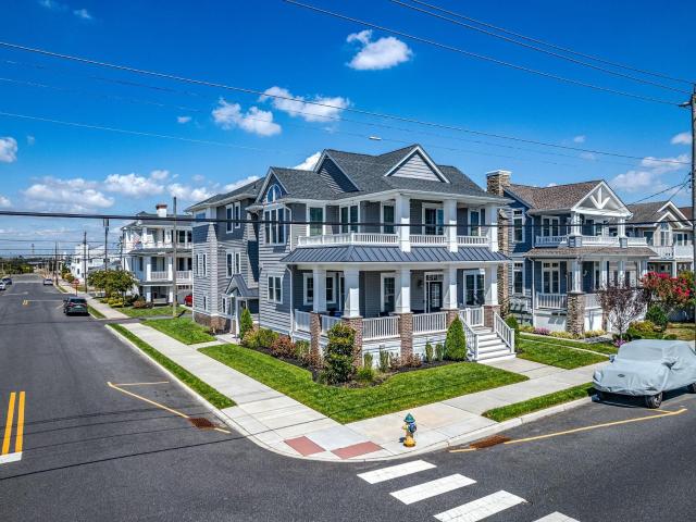 2444 Central Ave