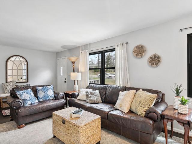 2444 Columbiana Road