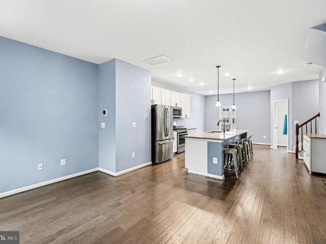 2444 drake ln