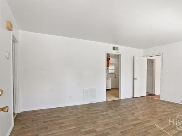 2444 E 39th Street
