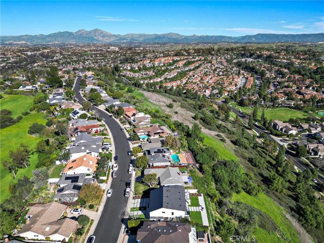 24452 Los Serranos