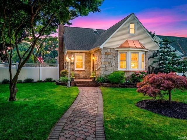 2445 Columbus Ave, Oceanside, NY 11572