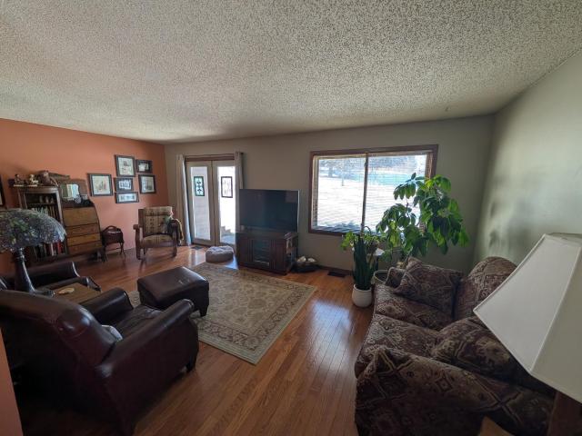 2445 Crestwood Dr, North St. Paul, MN 55109 | MLS #7017