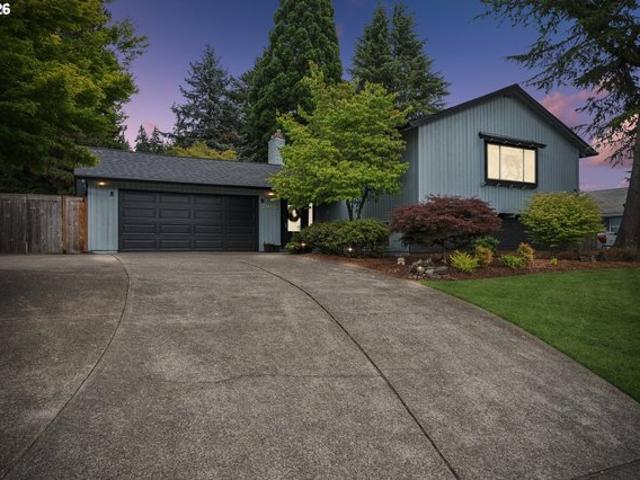 2445 Debok Rd, West Linn, OR 97068