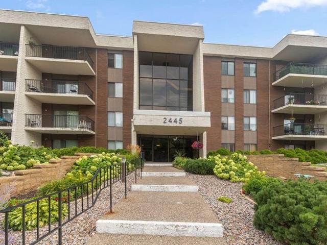 2445 Londin Ln E Apt 202, Maplewood, MN 55119