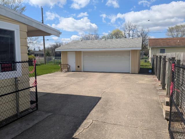 2445 Southdale Drive