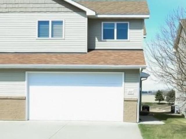 2445 Water Park Loop SE, Mandan, ND 58554