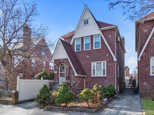 2445 Yates Ave, Bronx, NY 10469