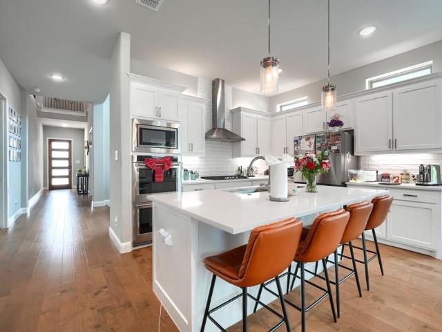 2446 Bainbridge Drive