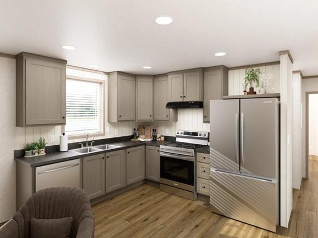 2446 Birch Dr Unit 95, Kawkawlin, MI 48631