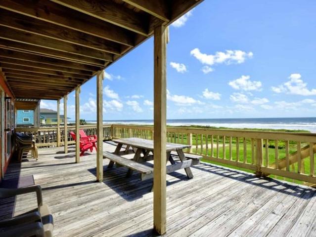 2446 Blue Water Hwy, Surfside Beach, TX 77541