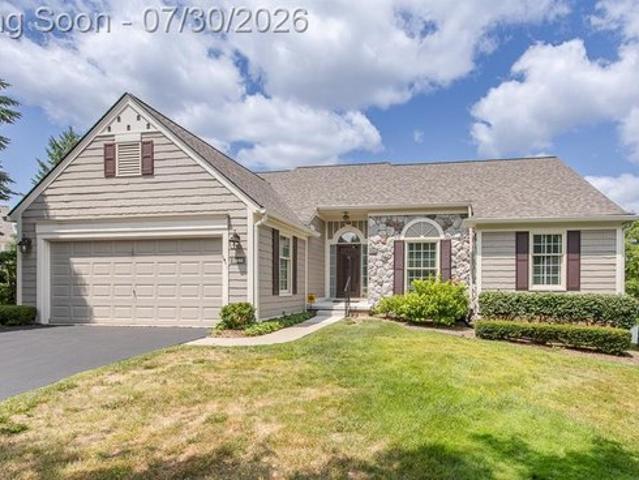 2446 Inglehill Pt, Bloomfield Hills, MI 48304