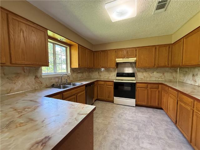 2446 Ridgeway Loop