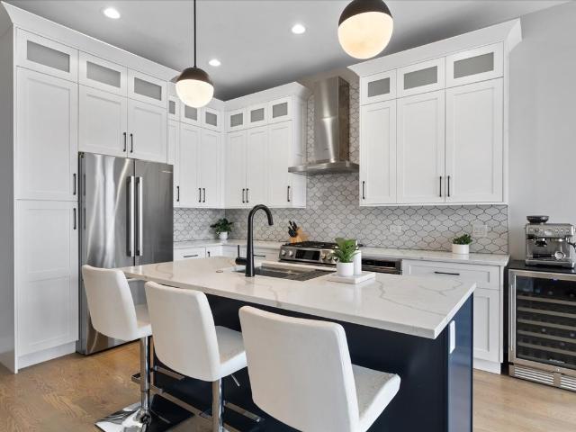 2446 W Augusta Boulevard # 3