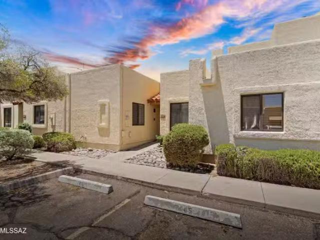 2447 N Ironwood Ridge Dr, Tucson, AZ 85745 MLS 22518401