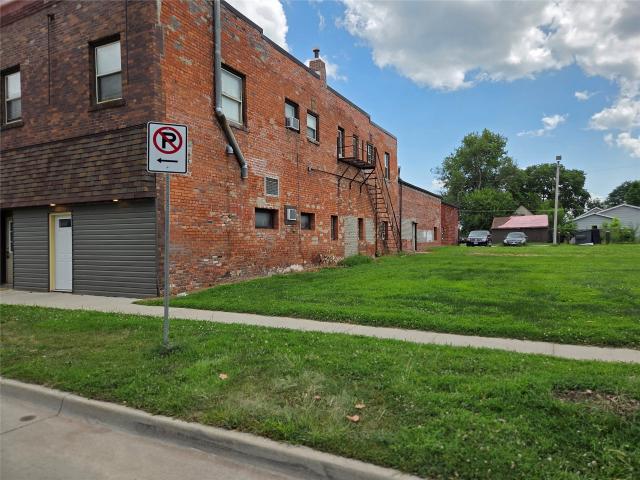 2447 E Walnut Street