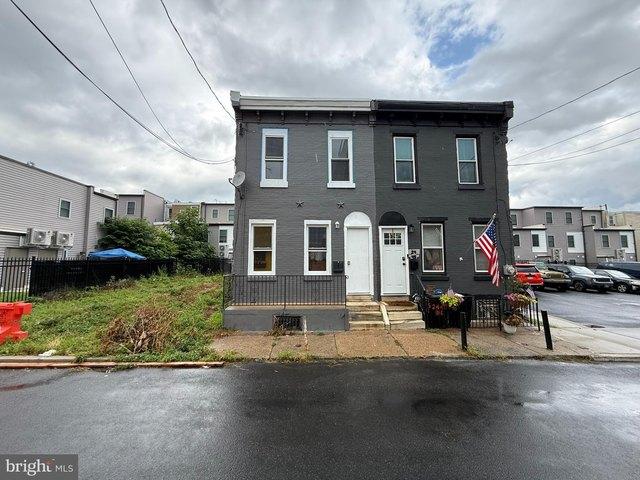 2447 Ingersoll St, Philadelphia, PA 19121