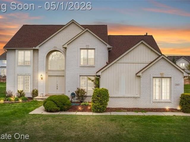 2447 Lorenzo Dr, Sterling Heights, MI 48314