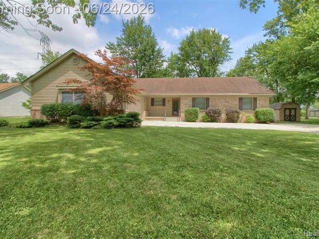 24487 Dugan Dr, Huron Township, MI 48164