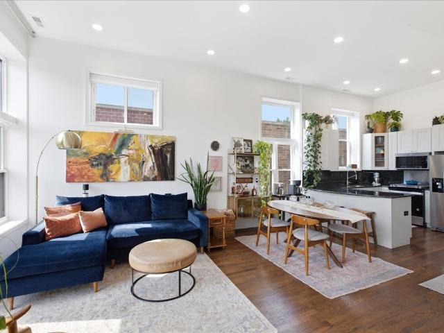 2448 N Southport Avenue # 3