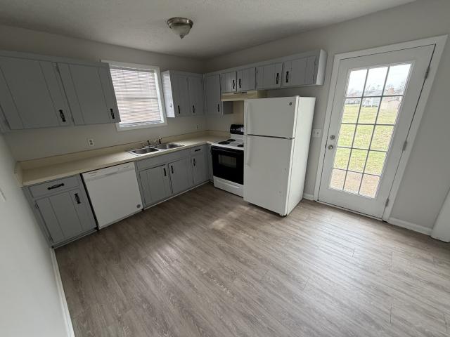 2448 Fairbrook Dr