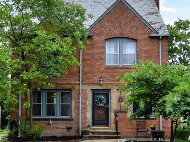 2448 Fenwick Rd, University Heights, OH 44118