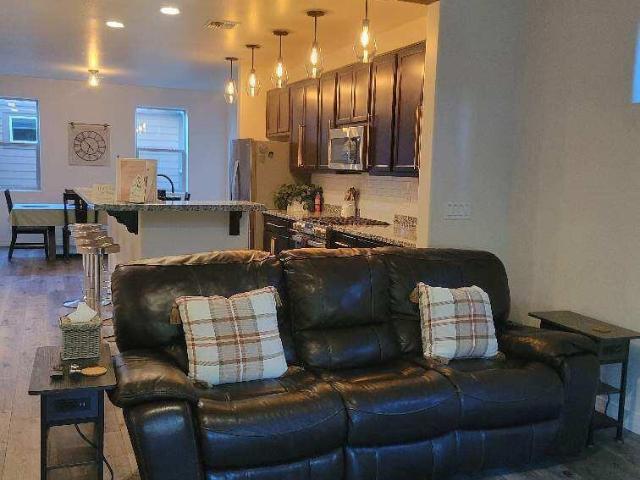 2448 w mission timber circle