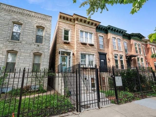 2448 W Taylor St, Chicago, IL 60612