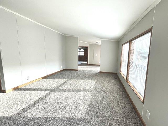 24497 Manchester Dr, Brownstown, MI 48134